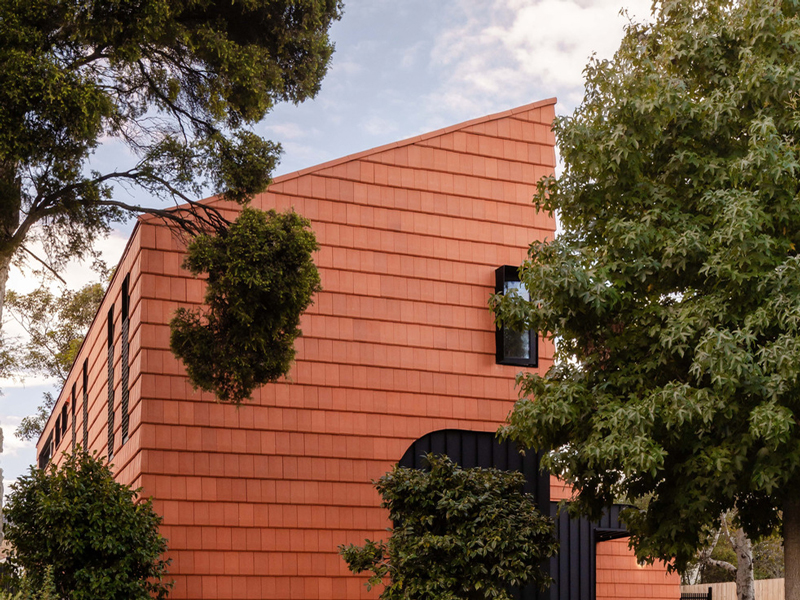 R ARCHITECTURE : Mahogany House, un refuge intergénérationnel à ...